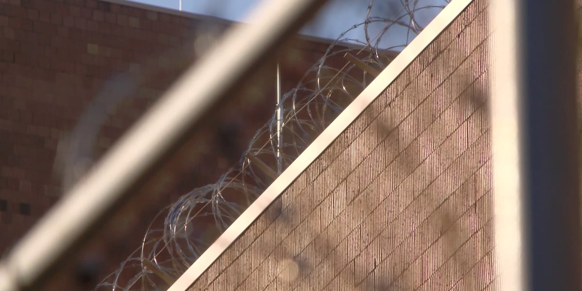 Officials: East Moline prison staffer dies from injuries while ... Officials: East Moline prison staffer dies from injuries while ...